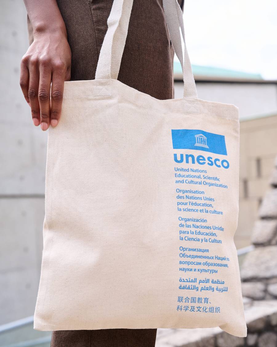UNESCO bag 6 languages | UNESCO Shop